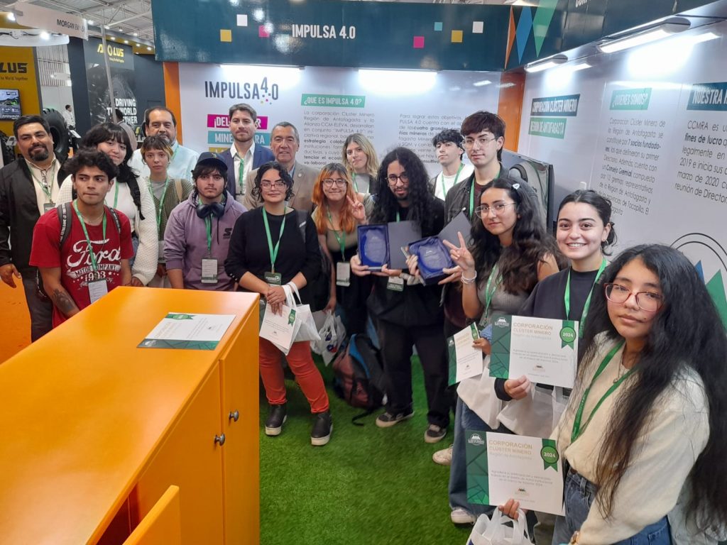 » Estudiantes de Diseño Gráfico de la UA crearon stand para la ...